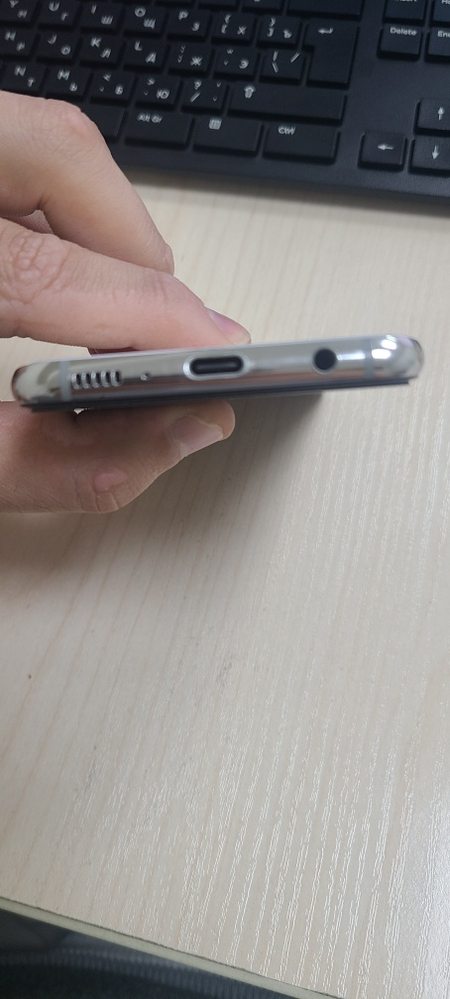 Продам  samsung  galaxy  s10e 8/256  Американский  версия snapdragon