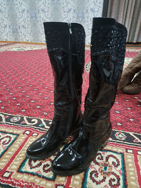 Лакиронний Етик  сотилади