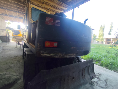 ekskavator 135 sroshna sotamiz