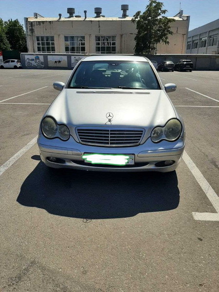 Мерседес w203 сотилади 2001й