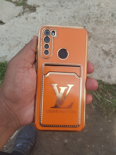 Redmi not 8 sotiladi holati yengidi usta kormagan ayol kishi ishlatgan