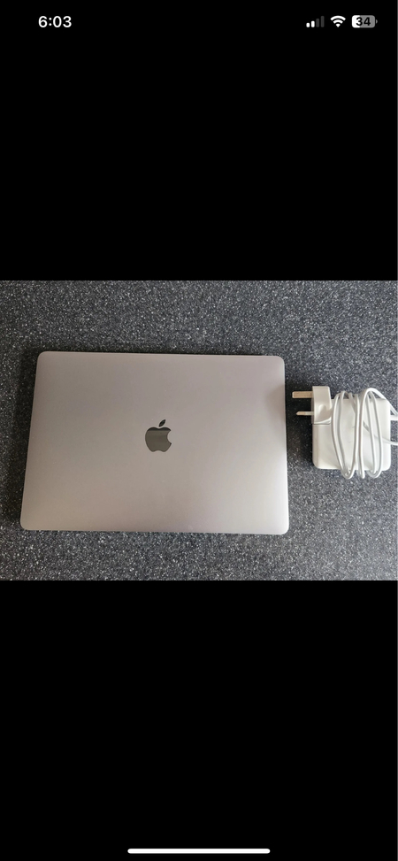 Apple MacBook Pro, M1,