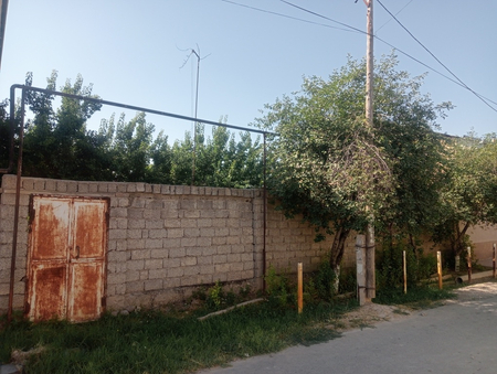 Yer sotiladi Qibray Argin mahalasida