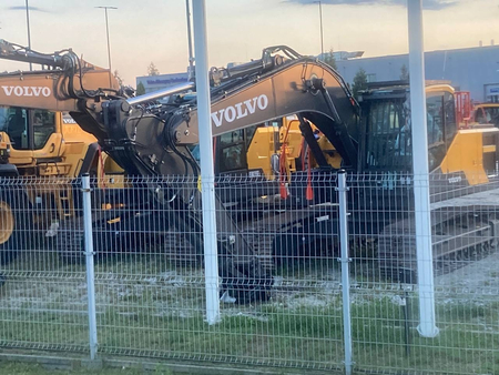 Принимаем заказы на спец технику Volvo  из европы