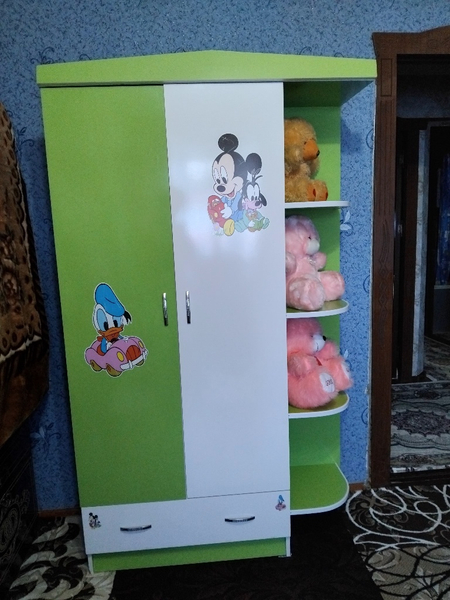 Bolalar uchun shkaf