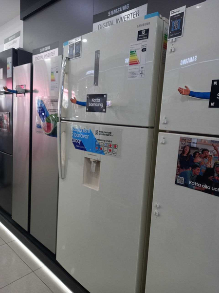 Холодильник Samsung 618 л RT62K7110EF/WT