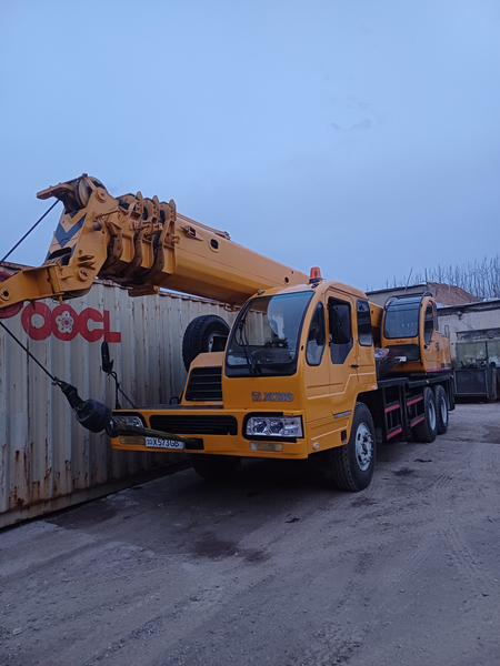 Avtokran xcmg 20 tonnaliy zudlik bilan sotladi