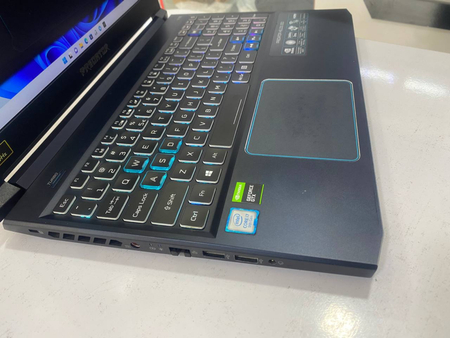 Acer predator helios 300 core i7 metal korpus 6 gb qowimcha videokarta