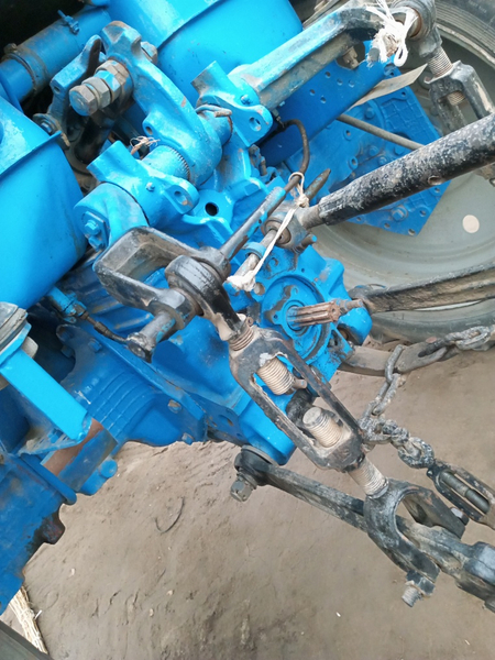 Mtz80 Traktor sotiladi