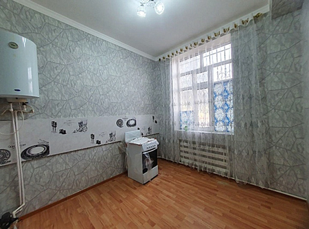 Продается 3х комнатная квартира в центре .