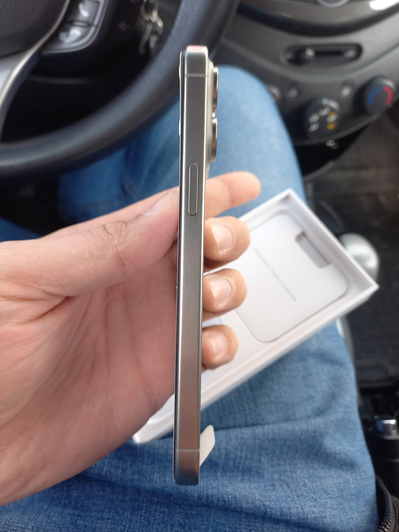 Iphone 15 pro 97% Dual sim