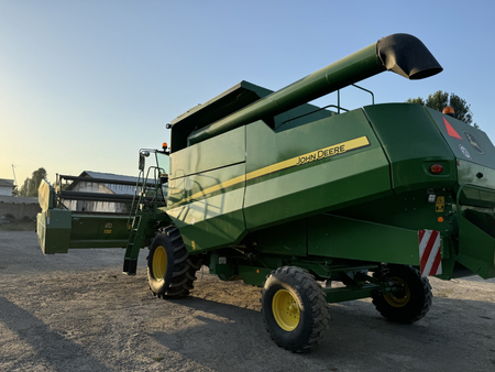 Зерноуборочный комбайн John Deere W430