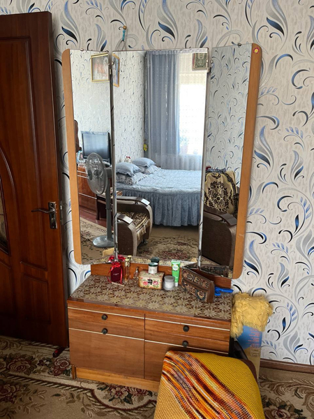 Продается спальный гарнитур