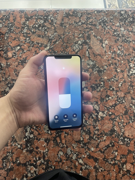 Iphone xs max sotiladi