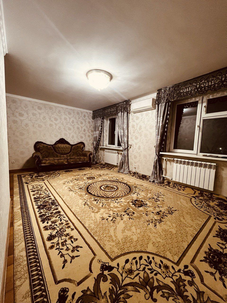 Срочно продаётся квартира на Буюк ипак йули 4/4/5 80м2
