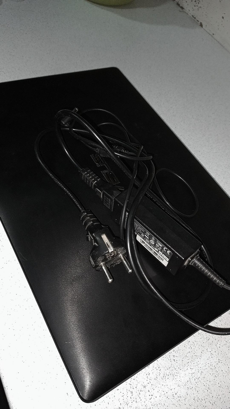 Asus noutbook sotiladi