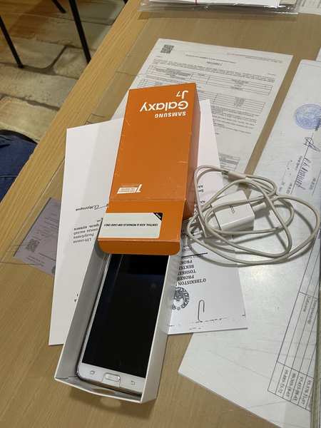 Samsung J7 sotiladi yaxshi xolatda
