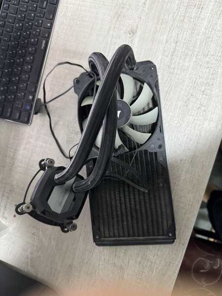 Водяное охлаждение процессора Corsair