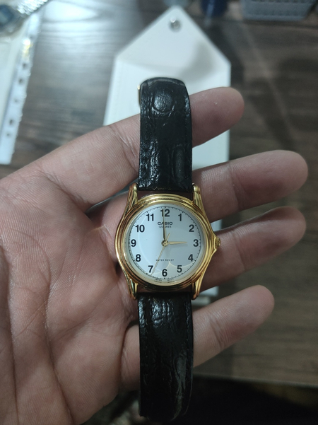 Продам оригинальные часы Casio