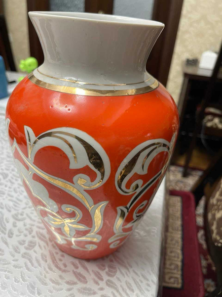 Продам тарелки, чайники и другой форфор