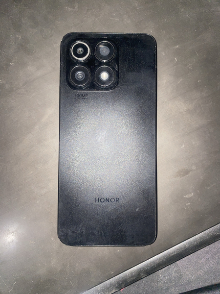 Honor x8a, есть дефект