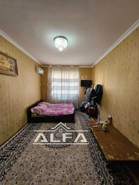 1 xonali 40m² 2-qavat sotiladi.