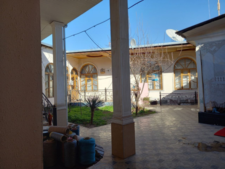 SROCHNA hovli sotiladi