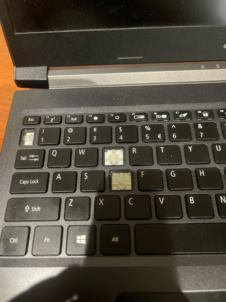 Acer Acpire7 2021