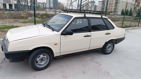 Автомобиль ваз21099