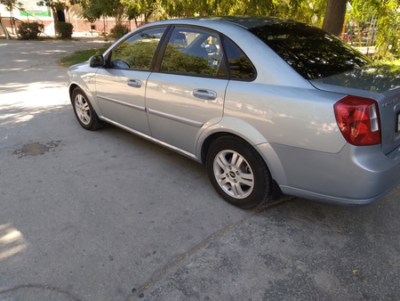 Lasetti 1.8l delfin svet