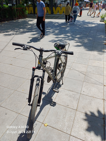 Velosiped srochna sotiladi
