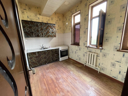 Chinor restorani tomonda 3 xonalik uy sotiladi