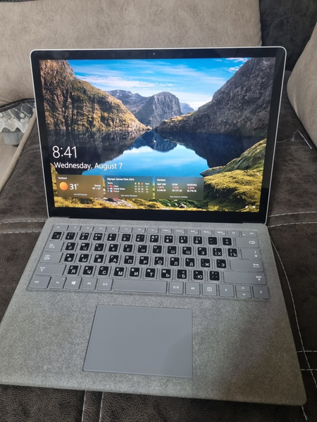 Microsoft surface laptop sotiladi