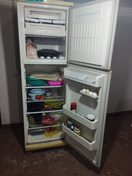 Холодильник срочно продается