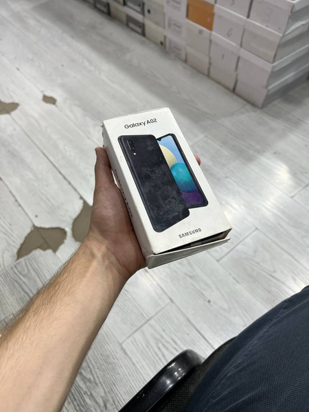 Samsung Galaxy A02 32gb black oynasi singan kelishamiz