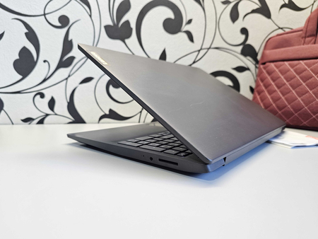 ПРОДАМ Lenovo V15ADA 2023 Офисный Ноутбук AMD 3020e/4GB/256SSD/15.6