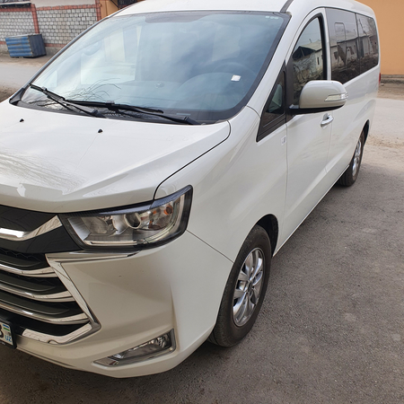 jac m4 yangi    idial xolatda