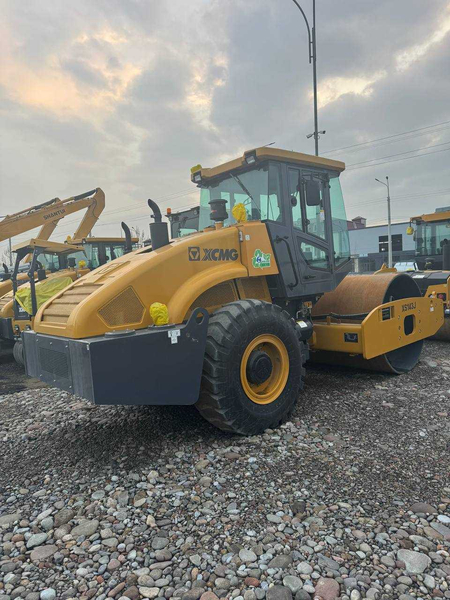 Дорожный каток XCMG XS143J 14т