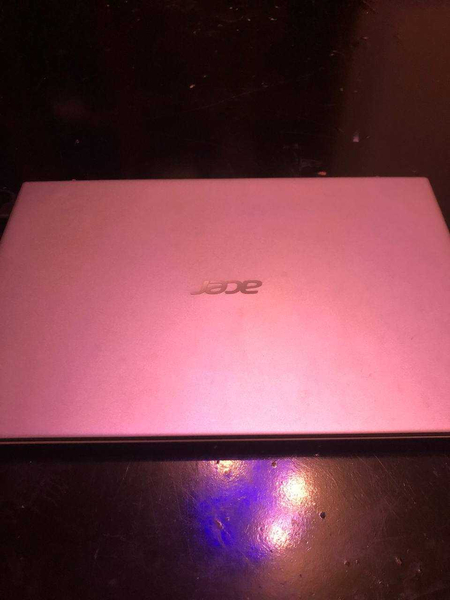 Acer Aspire 5 Core i3 11-pokoleniya Ozu 8Gb 128 Gb SSD 512 Gb HDD