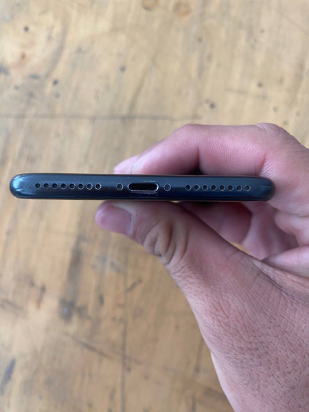 Iphone 7 plus sotiladi