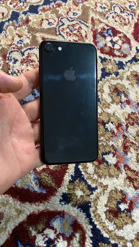 Apple iPhone 7 128GB Jet Black (чёрный оникс)