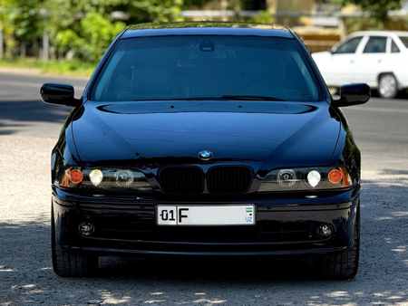 Продаётся BMW E39 530i  2002 года
