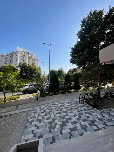 Ойбек Шох медцентр | 40кв - нежилое помещение вдоль дороги Продажа