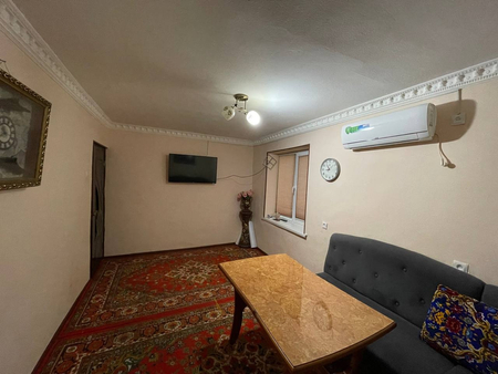 Продаётся 2х квартира 2 этаже Микрораён