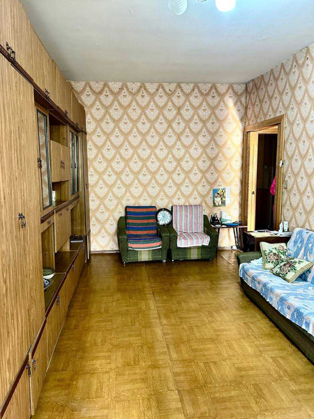 2/1/5 Авиагородок. 38м2. Кирпич. Не торец. Комнаты раздельные.
