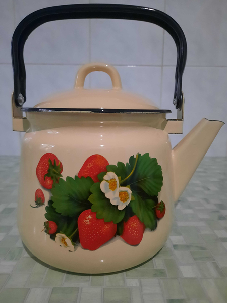 Эмалированный НОВЫЙ Чайник для кипячения 2,5 литра. пр-ва Россия