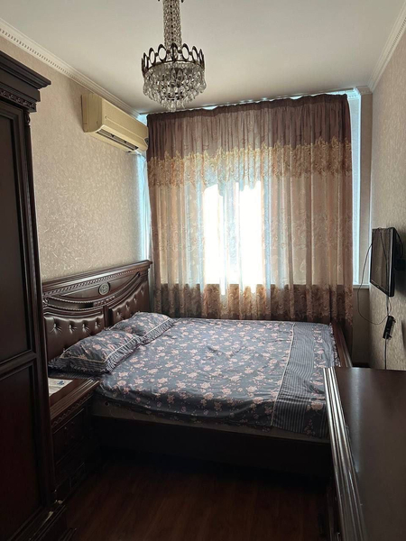 Метро Максим Горький 3/8/9 Оченнь Срочно продается 
Буюк ипак йули