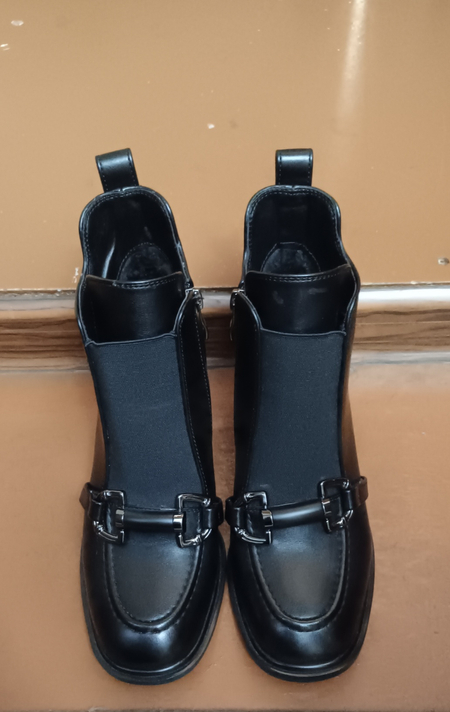 Gucci polsapog tozakojadan yengi 1marta kiyilgan. 37 razmer