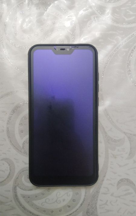 Redmi 6 pro holati yangi qotmaydi. Narxi kelishamiz