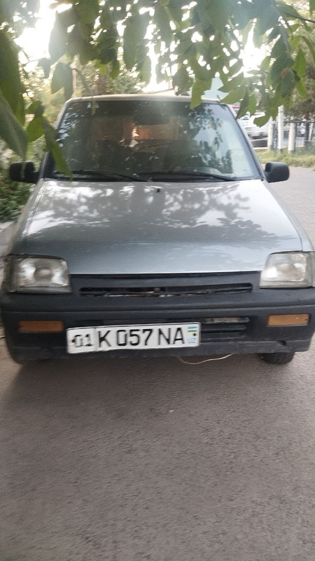 Tico , holati o'rta . Kulrang